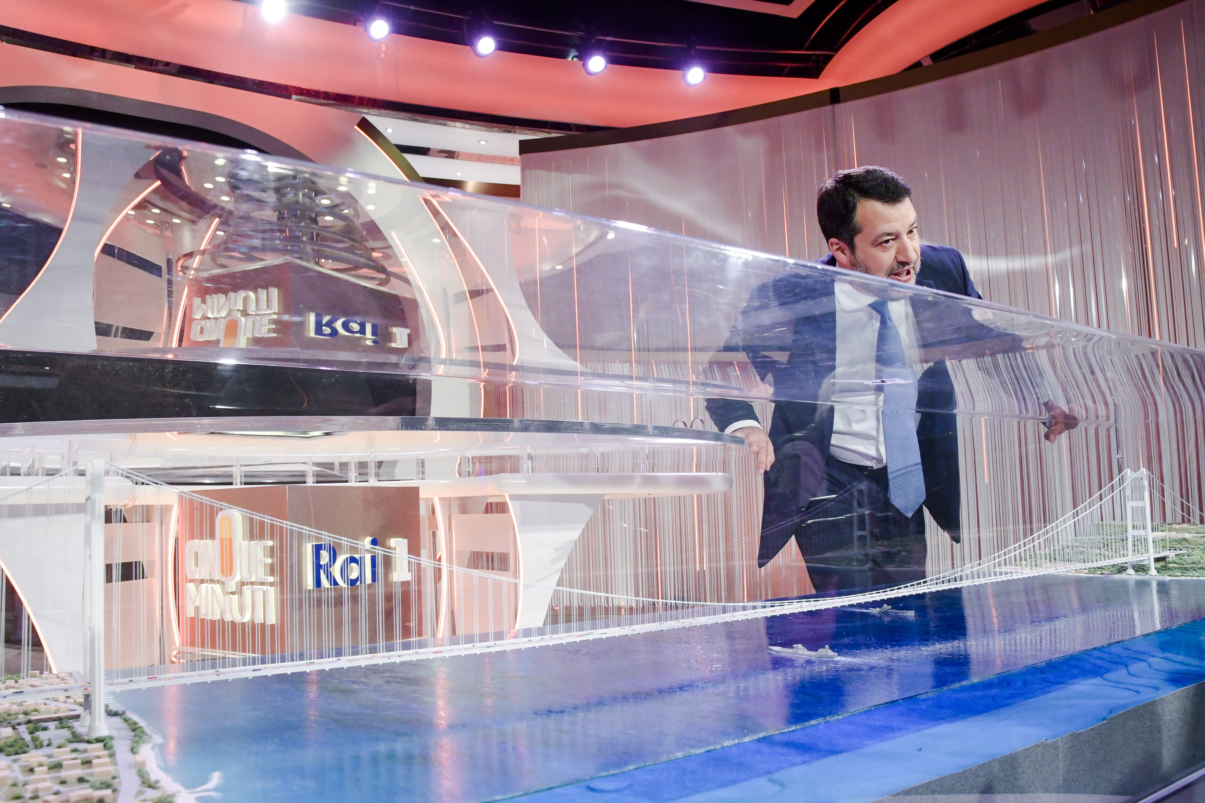 Ponte sullo Stretto, Salvini: “Il 2026 può essere l’anno del via ai ...